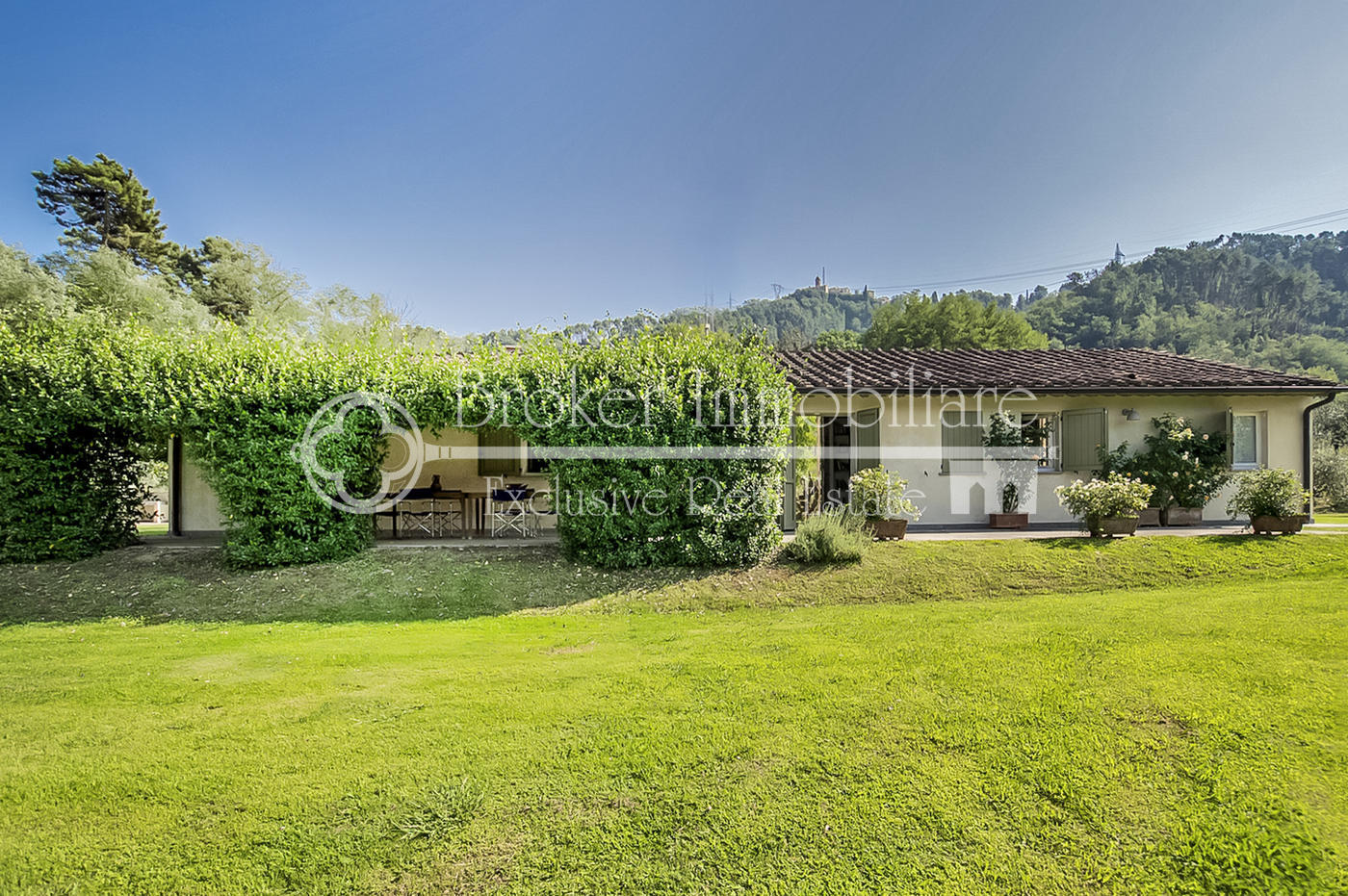 Villa di charme con piscina in vendita a Camaiore | Broker Immobiliare ...