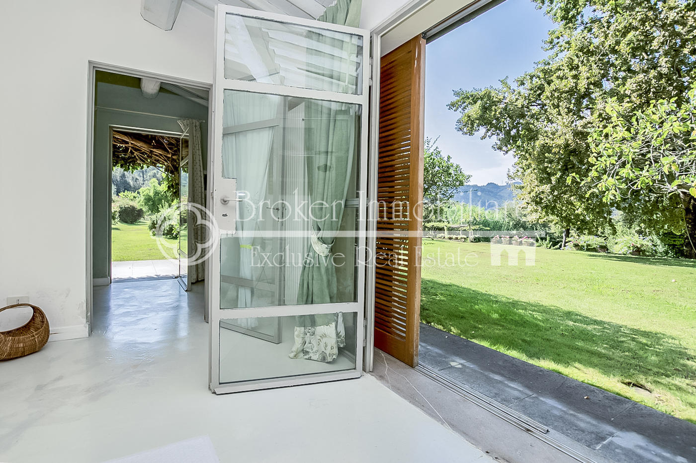 Villa di charme con piscina in vendita a Camaiore | Broker Immobiliare ...