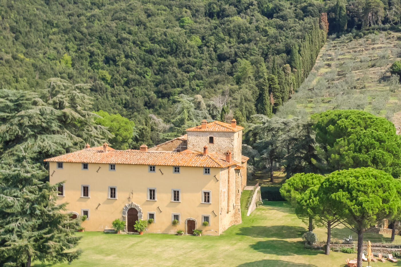 Exclusive castle in a panoramic position for sale in Arezzo, Tuscany ...
