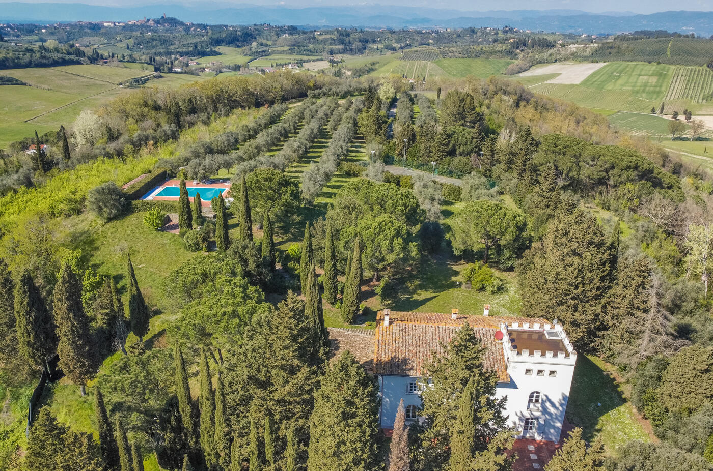 Characteristic country villa with swimming pool and tennis court for ...